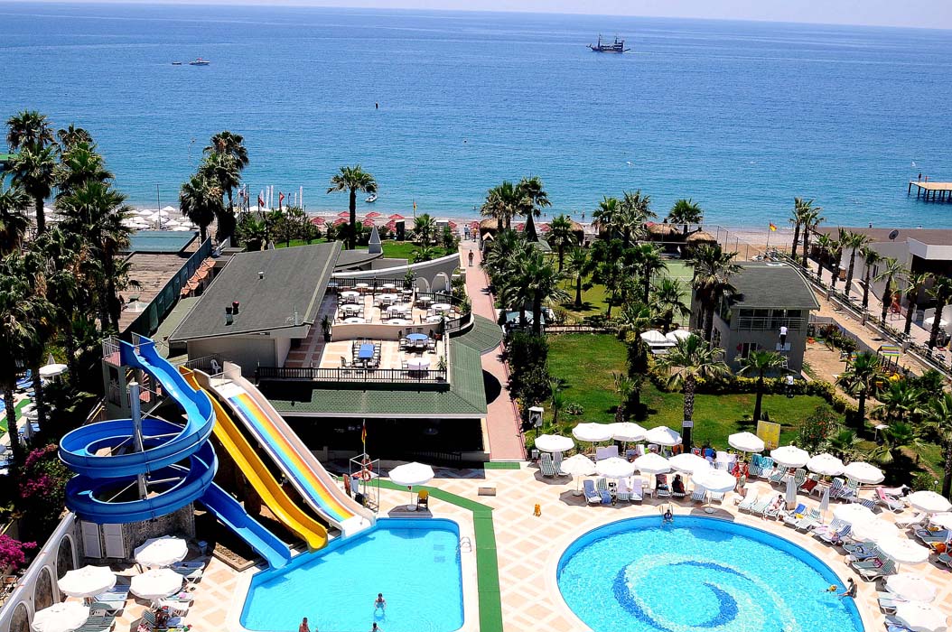 HOLIDAY GARDEN RESORT