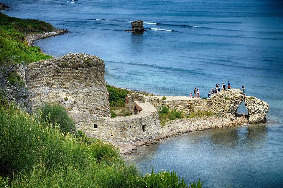 KRUJA – RODONI CAPE